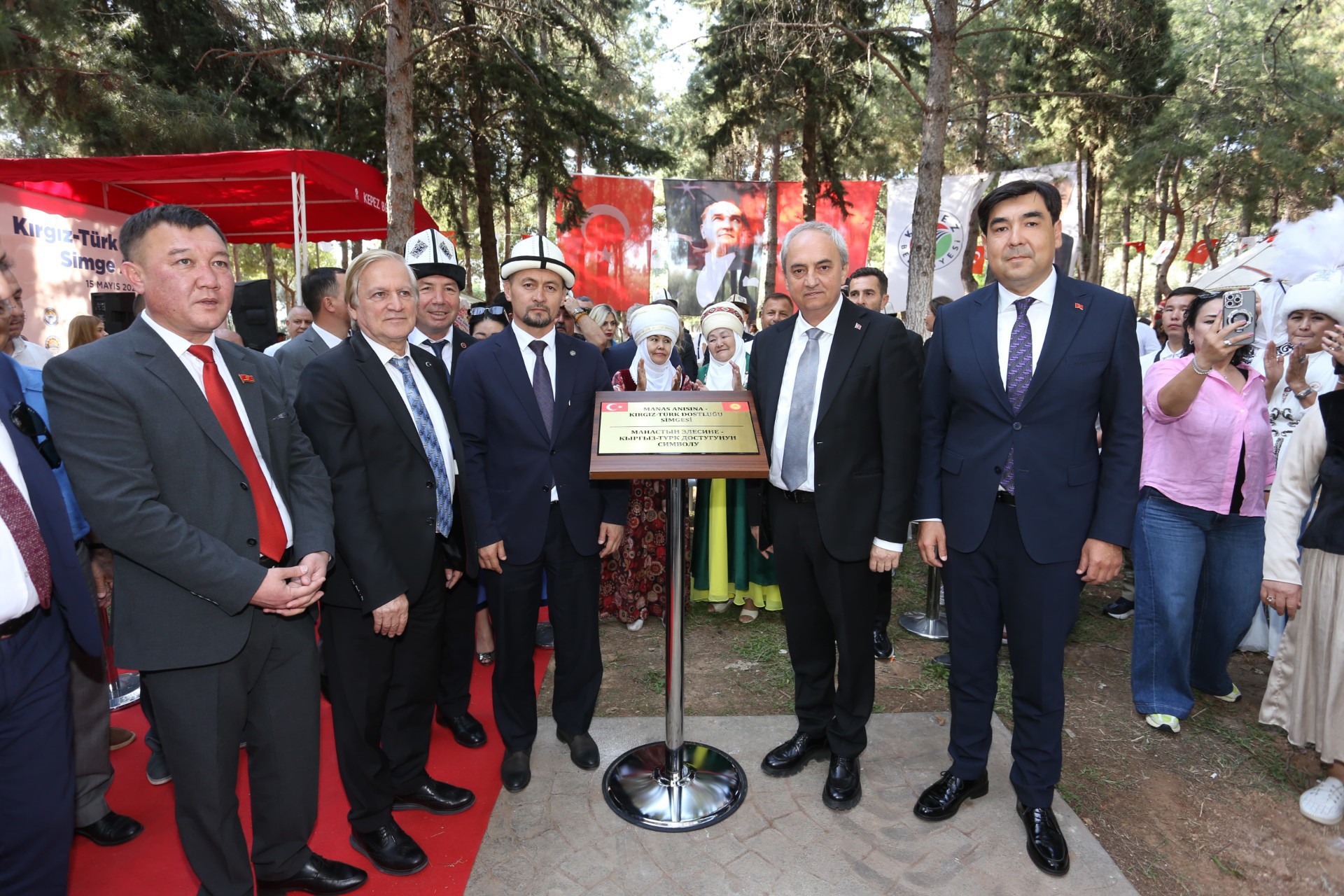 Kepez Belediyesi - Kepez’den Dokumapark’a “Kırgız-Türk Dostluğu Simge ...