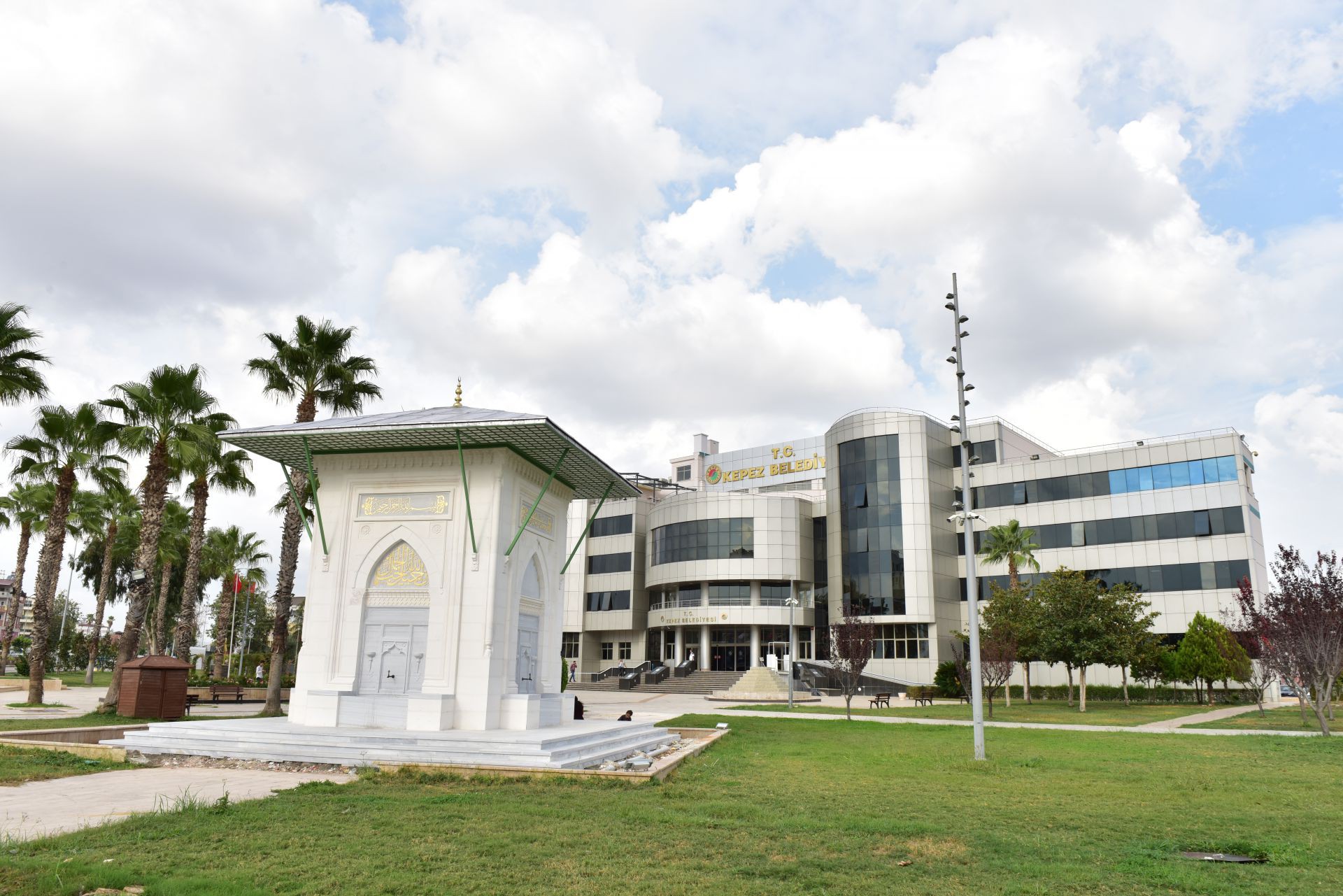Kepez Belediyesi - Kepez Belediyesi Hizmet Binası